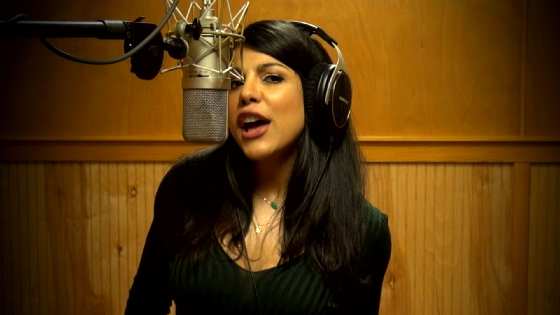 Alannah Myles - Black Velvet - cover - Sara Loera - Ken Tamplin Vocal ...